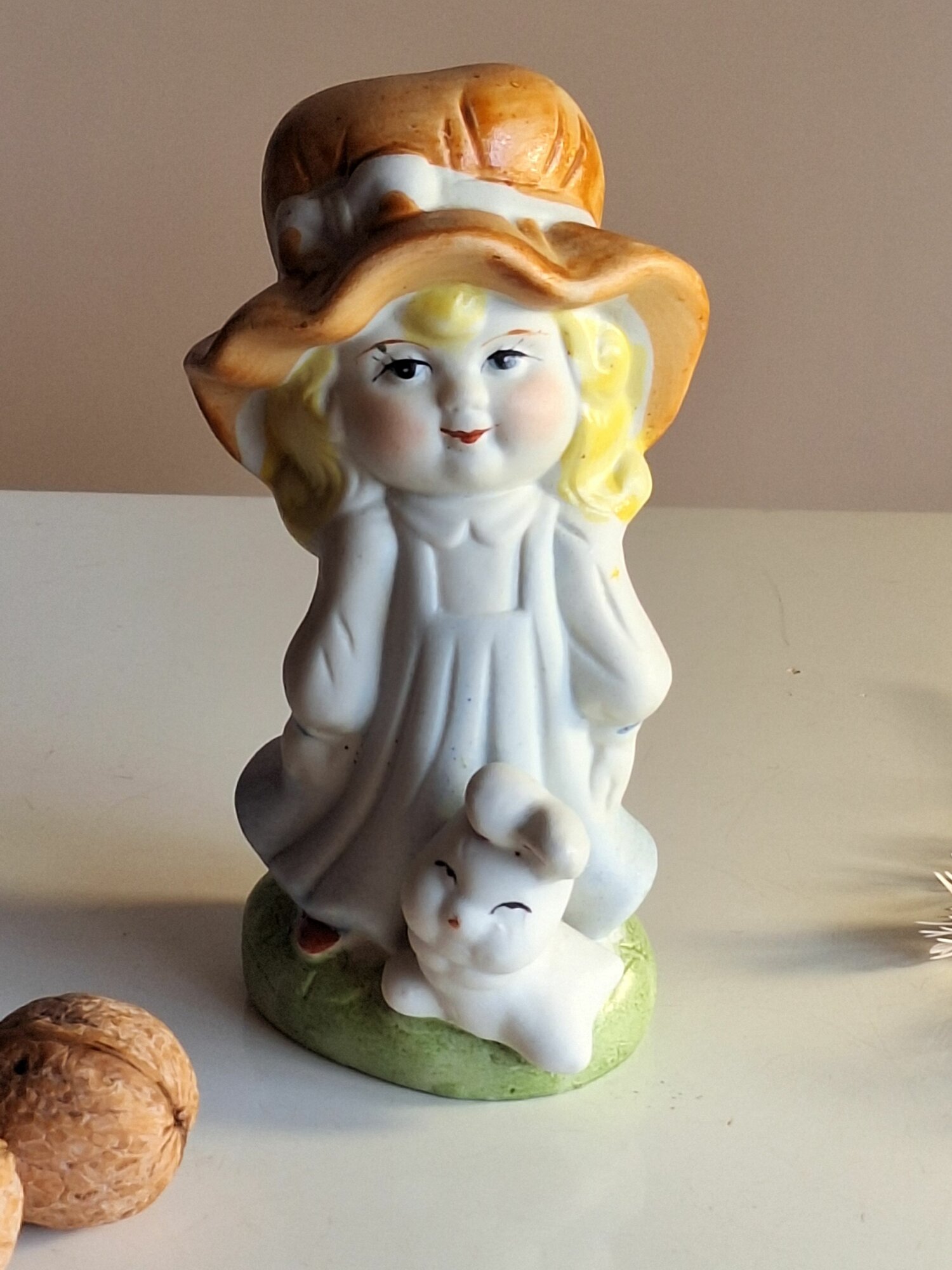 Девочка с котёнком винтажная статуэтка Германия