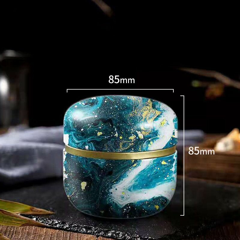 Жестяные банки, маленькие баночки для чая.