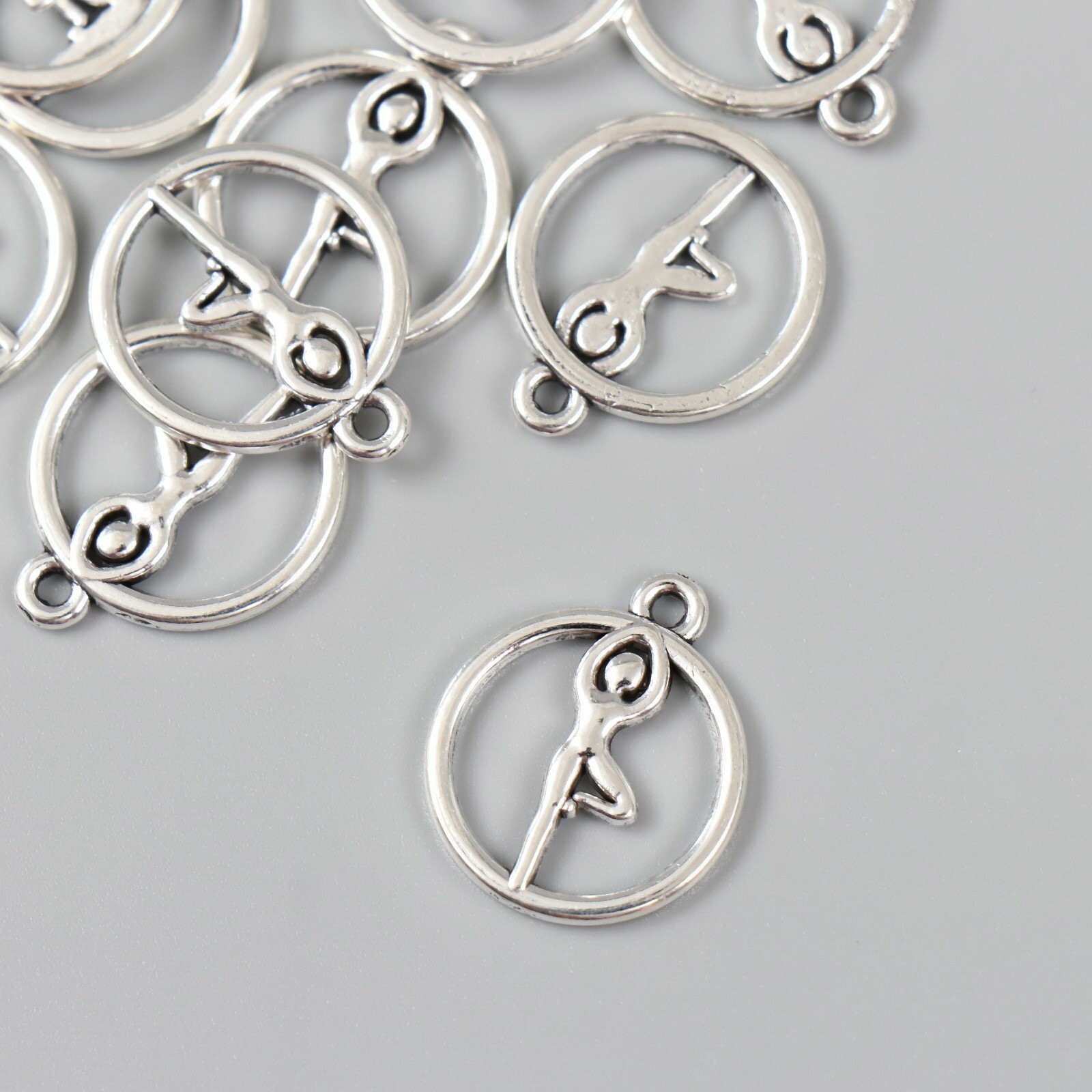 Металлический элемент, декоративная подвеска "Арт Узор. Гимнастика", серебро, 1.9x1.6 см, 20 шт.