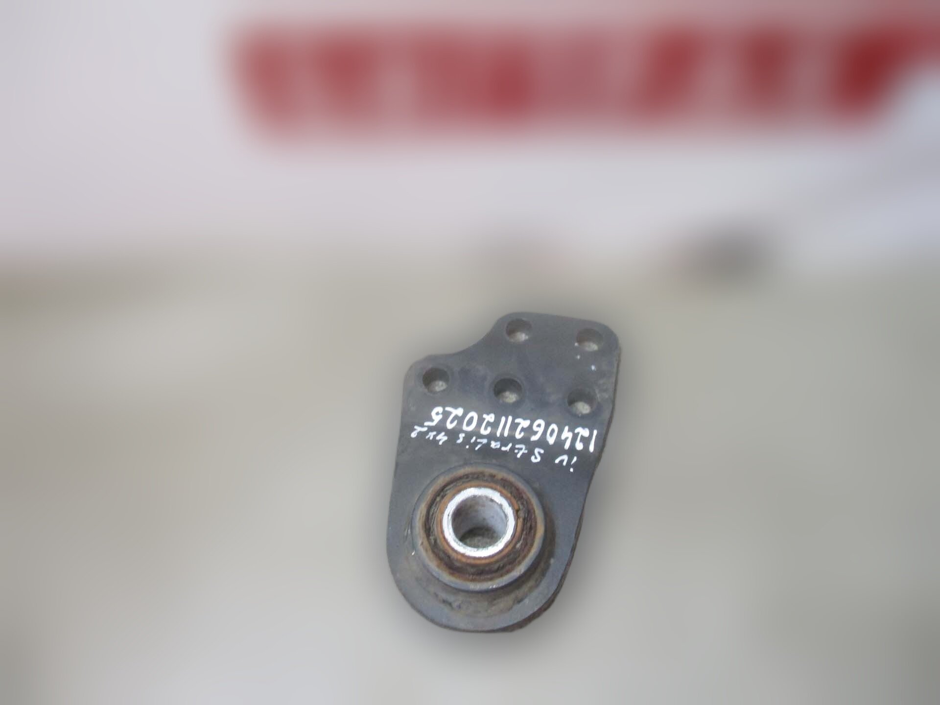 Кронштейн стойки стабилизатора задний правый Iveco Stralis