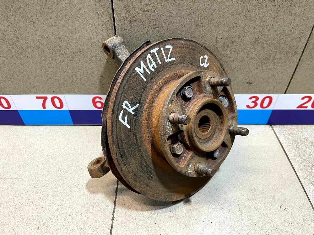 Кулак передний правый Daewoo Matiz