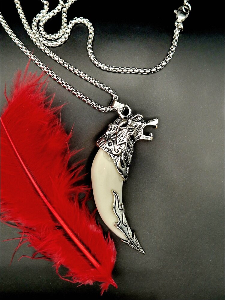 Мужская подвеска амулет оберег на шею талисман клык волка