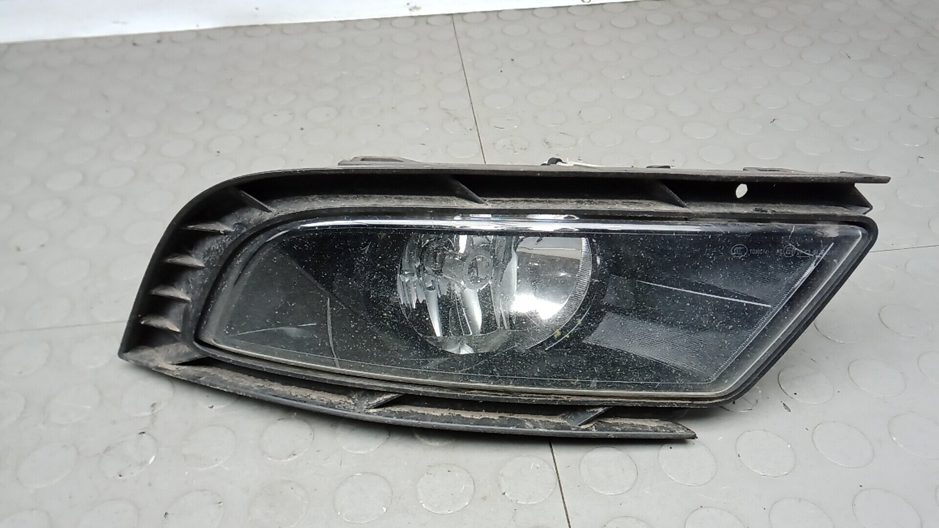 Фара галогенная правая передняя SKODA SUPERB 2, Номер 3T0941702C