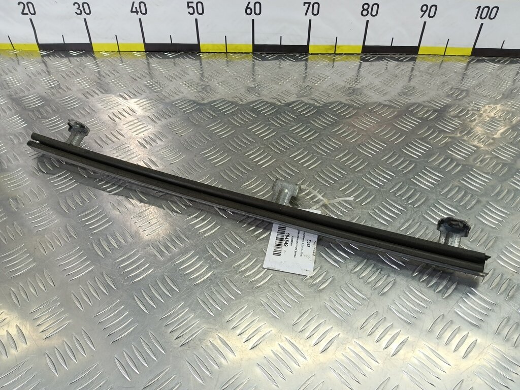 Направляющая стекла двери Б/У для Renault Master III (2010—2014) 8200683411