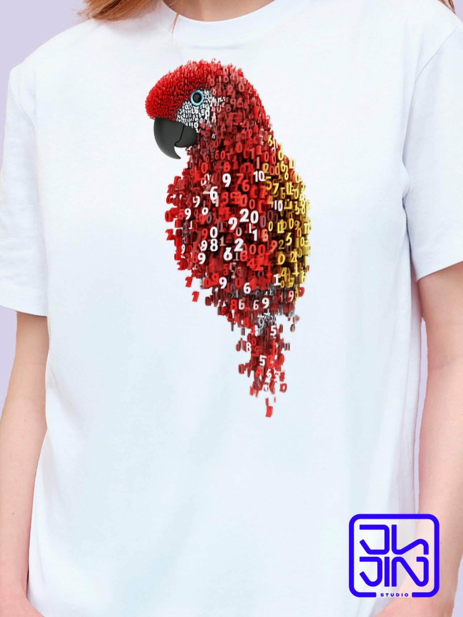 Футболка классическая женская с авторским принтом Абстрактное черно-красное изображение попугая с яркими красными цифрами, белый хлопковый трикотаж с прикольным рисунком на груди