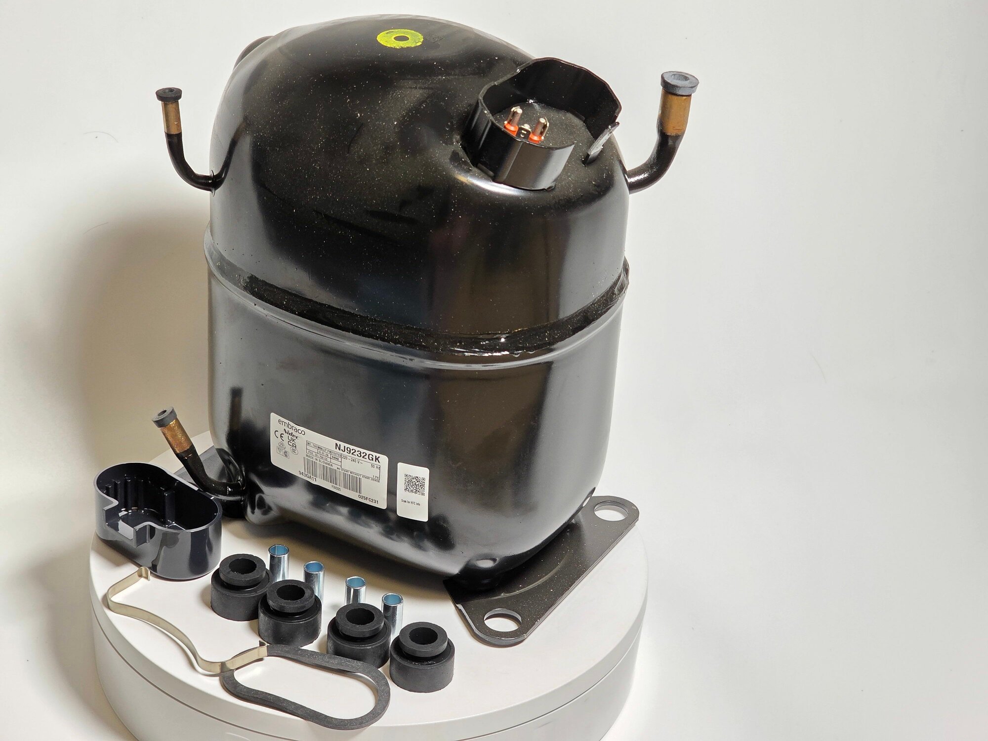 Компрессор NJ 9232GK R404 Embraco 1908Вт MBP, HBP код 943GA1104AF