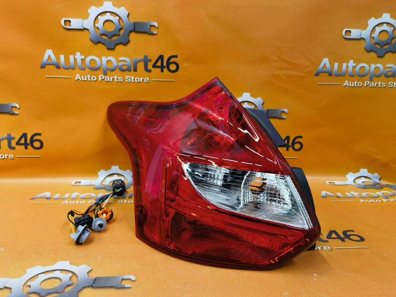 Задний левый фонарь Форд Фокус 3 FORD FOCUS 3 5D хетчбек дорест