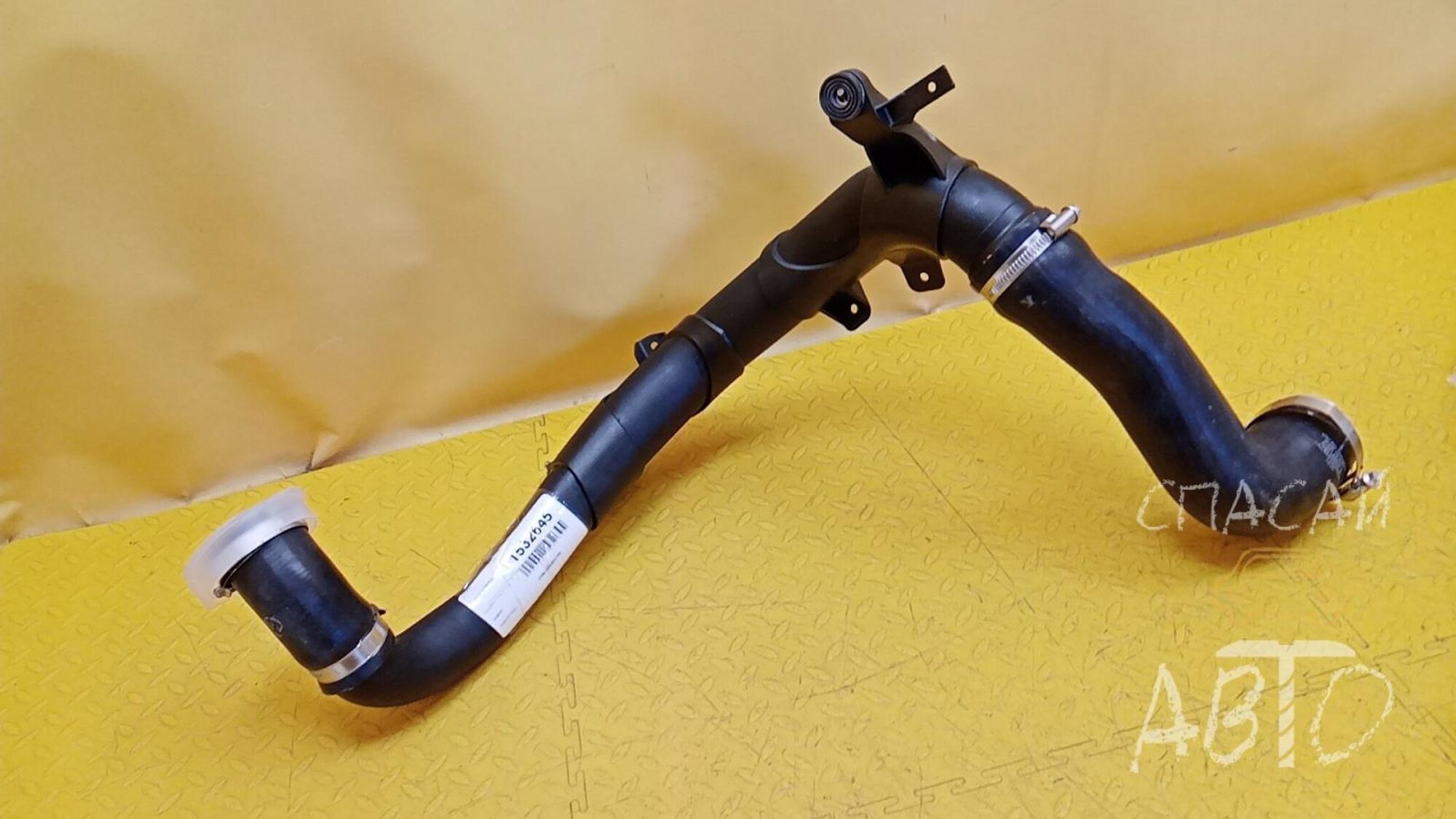 Патрубок интеркулера VAG 5Q0145762E, для Volkswagen Tiguan, черный, 1 шт.