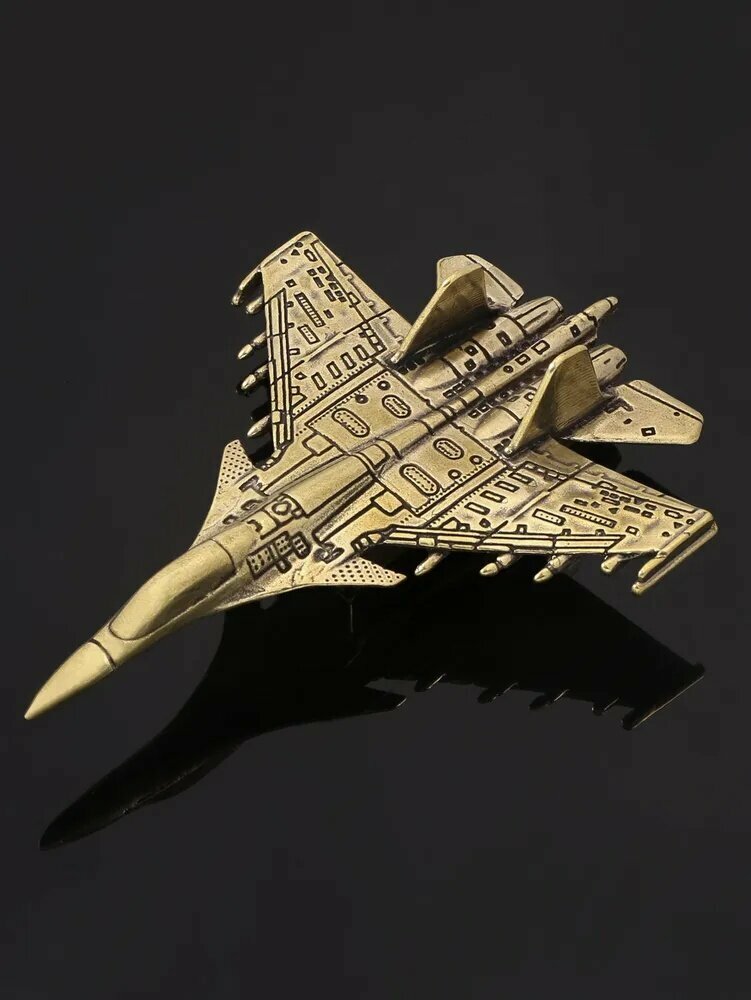 Бронзовые фигурки самолетов можно использовать в качестве детских игрушек и украшений.