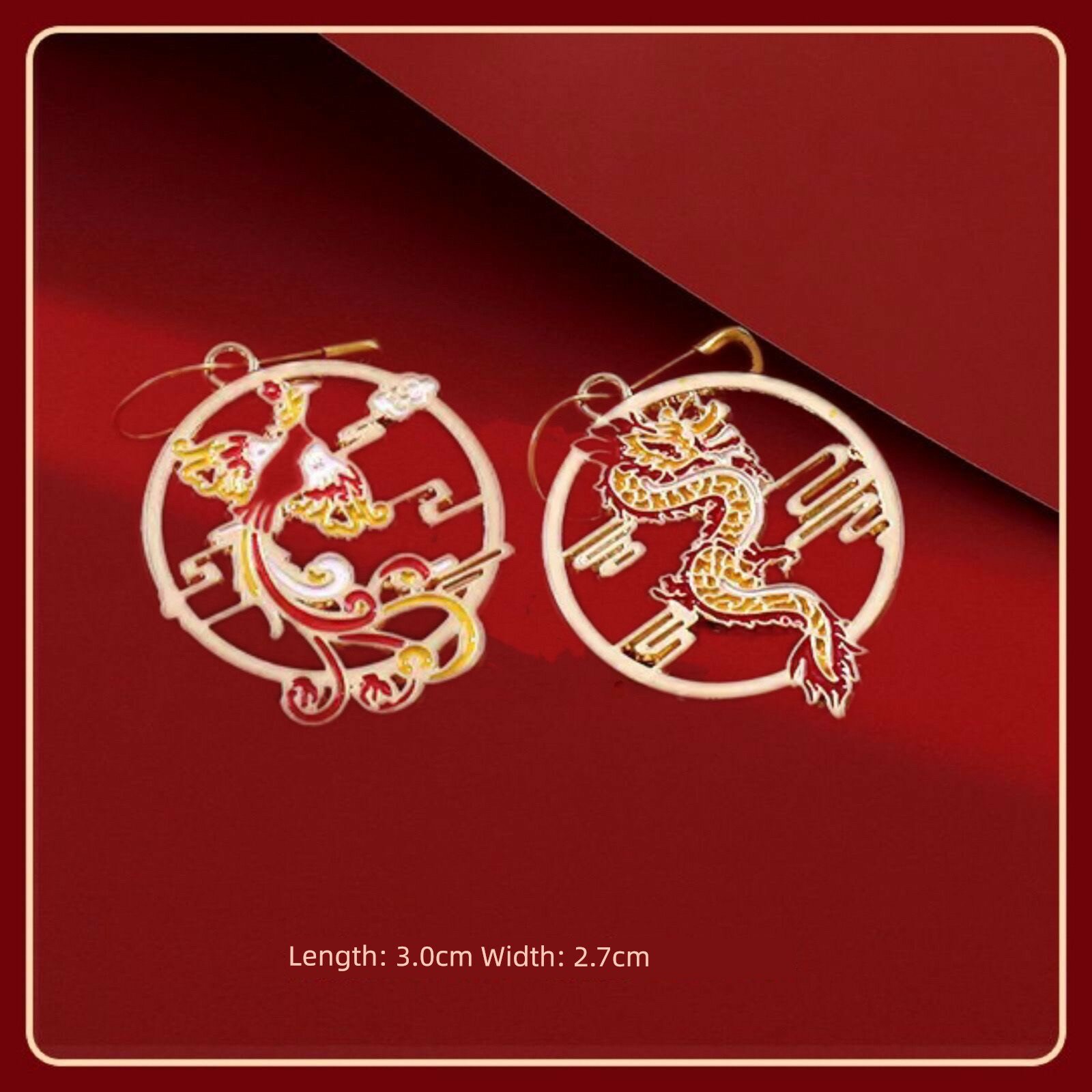 Новые декоративные элементы для свадебных туфель: красные шнурки, подвеска в виде свадебного героя, праздничная пряжка