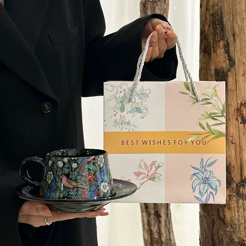 Изысканный, эксклюзивный и утонченно роскошный набор керамических кофейных чашек и блюдец Morris, идеально подходящий для послеобеденного чаепития и в качестве стильного подарка.