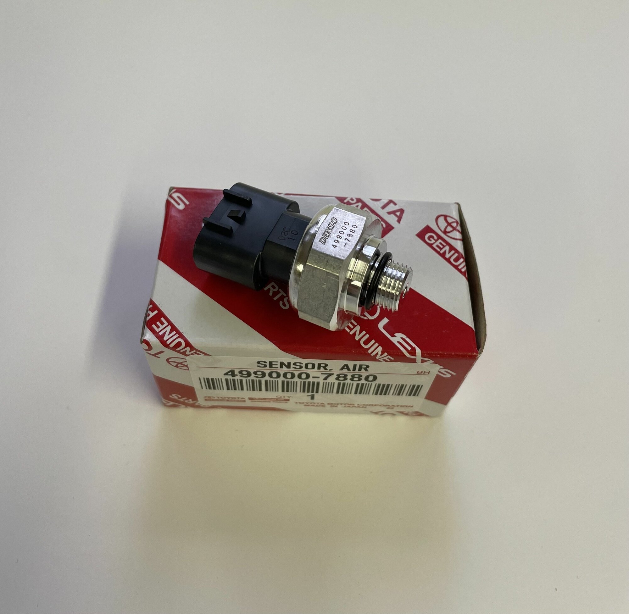 Датчик давления кондиционера 499000-7880