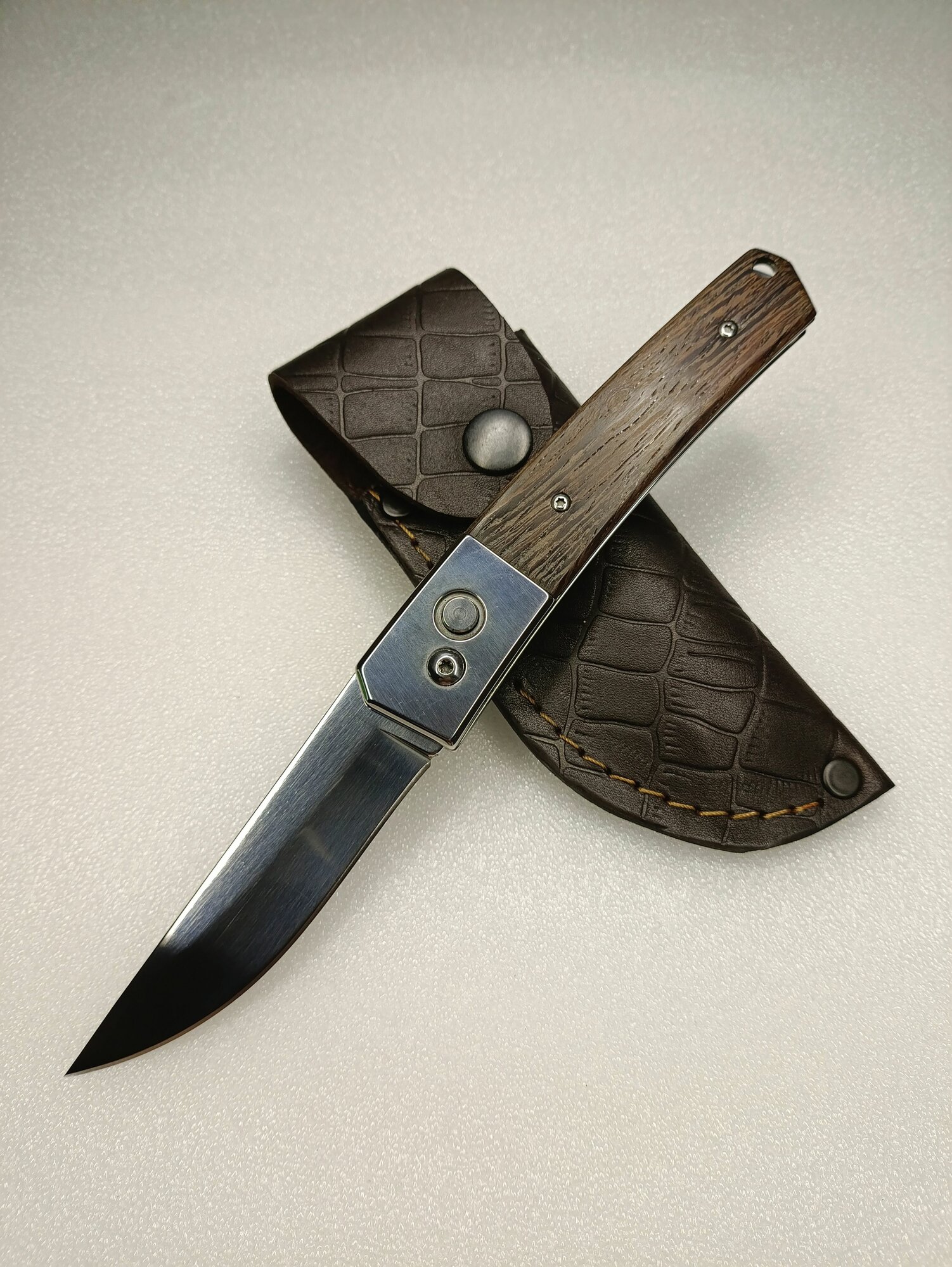 Нож выкидной автоматический с клипсой Резкий сталь 65x13 длина 21см ручная работа ножны натуральная кожа в комплекте