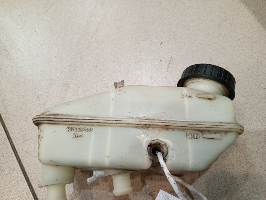 Бачок главного тормозного цилиндра от Chevrolet Aveo T250 2005-2011