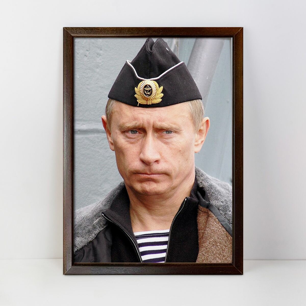 Портрет Владимира Путина в рамке под дерево / А-4 (21x30 см.)