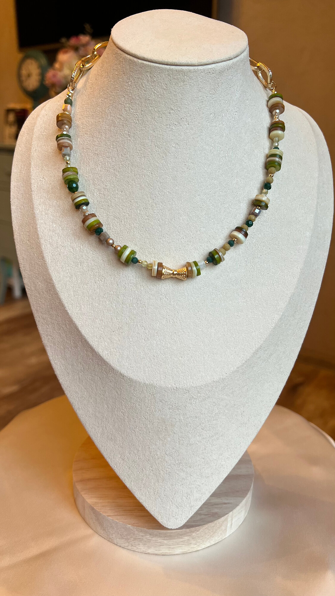 Бусы, агат, перламутр, циркон