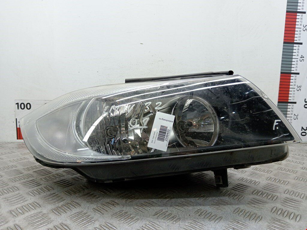 Фара правая BMW 3-Series (E90/E91/E92/E93) 63116942724 арт. 2246453