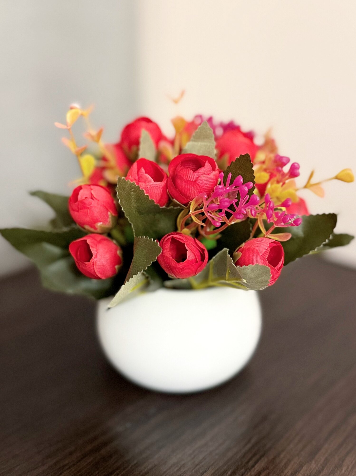 Искусственные цветы для декора / Декоративные растения кашпо / Цветочная композиция для интерьера на стол