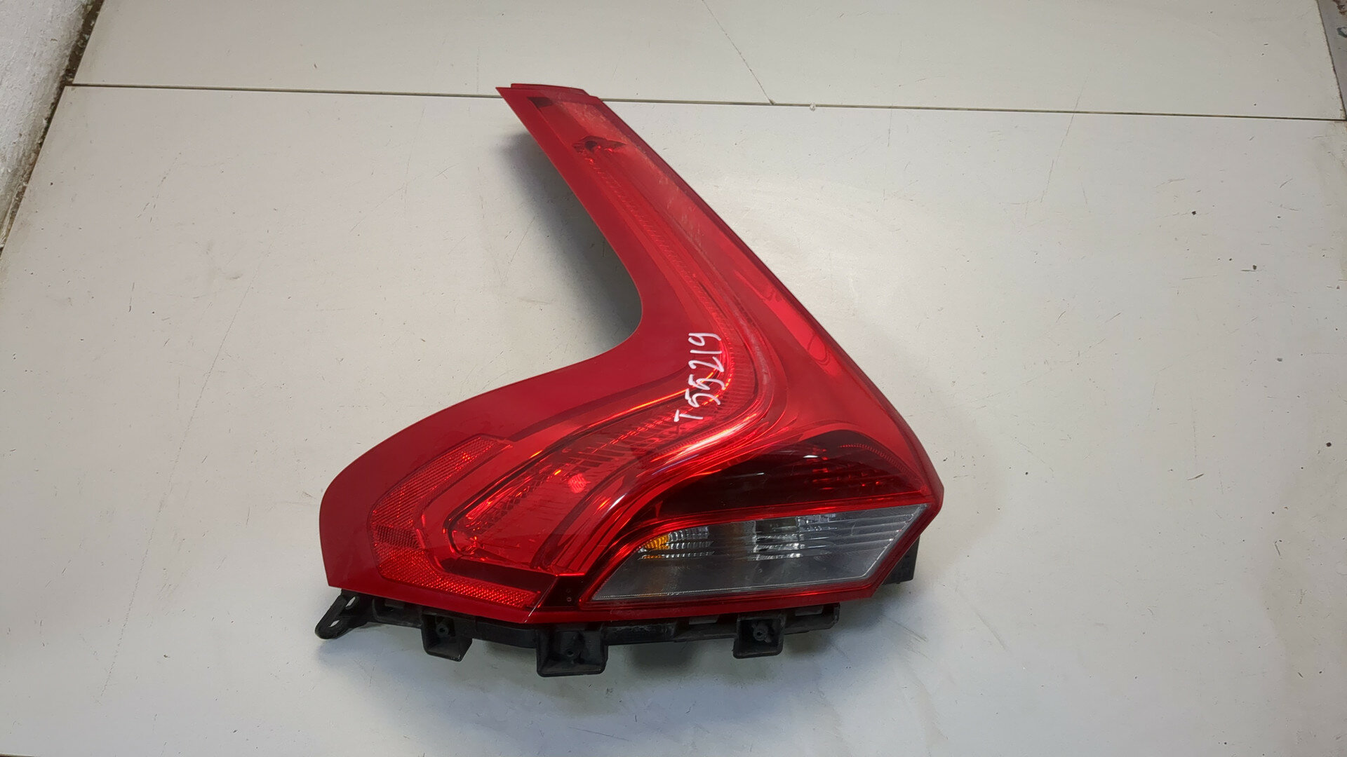 Фонарь (задний) левый Volvo V40 Б/У