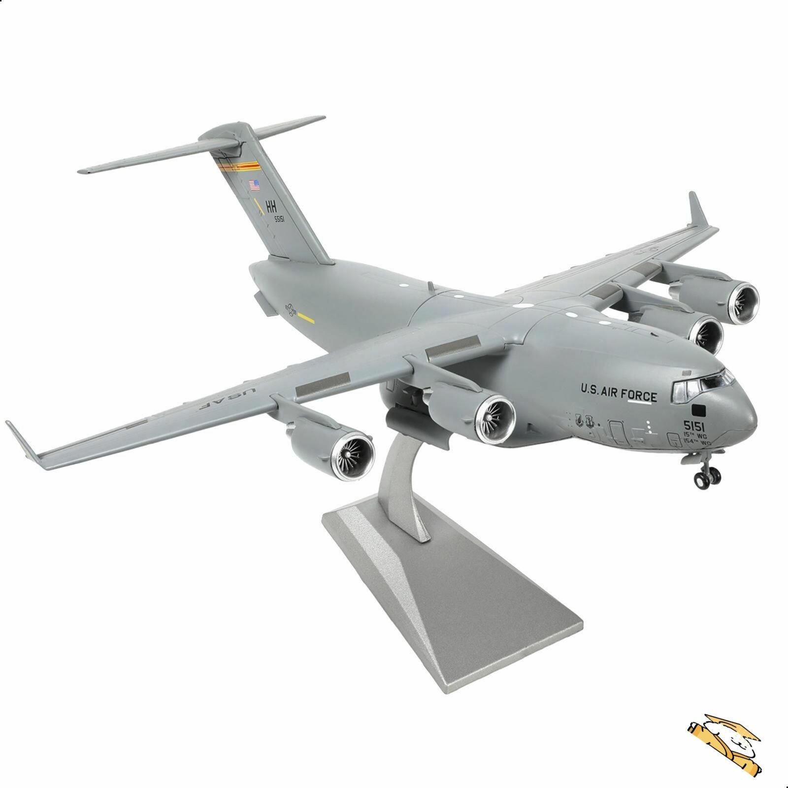 Транспортный военный самолет C-17 Globemaster в масштабе 1:200. Дюйкаст-комплект с авиабазой Stand Harbour-Hickam AFB. Модель из металла, предварительно собранная, 535-я эскадрилья авиаперевозок.