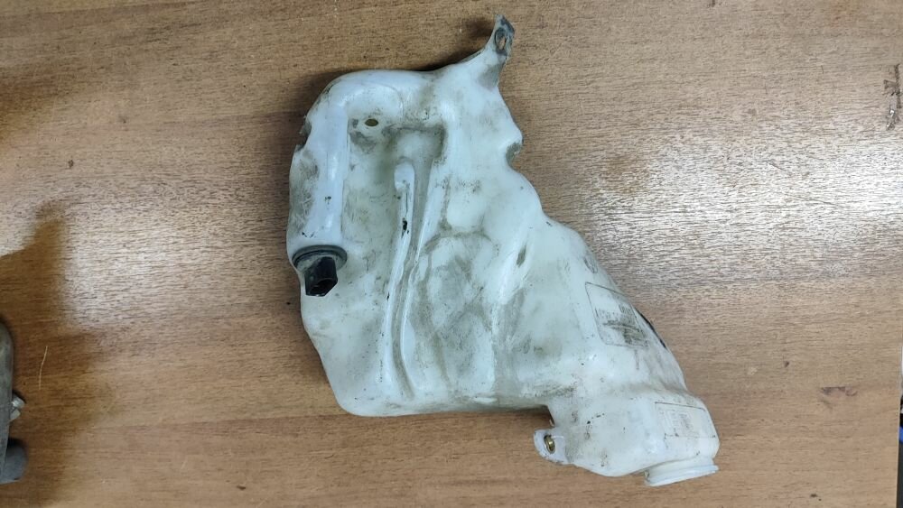 Бачок омывателя VW Passat B5 3B0955452T
