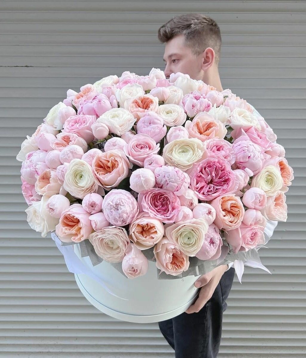 Коробка из нежных цветов