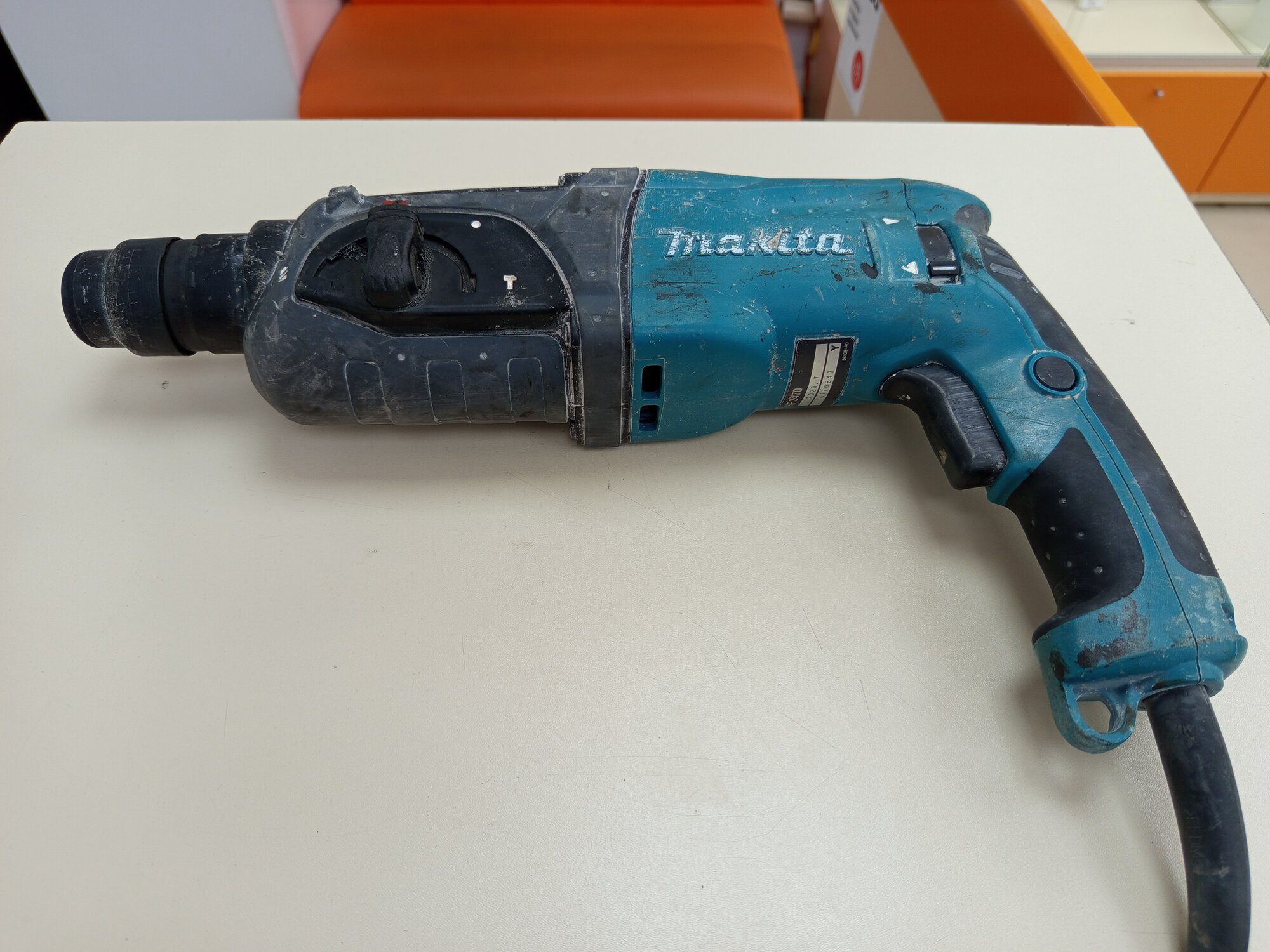 Перфоратор электрический Makita HR2470 780 Вт 2,7 Дж SDS-plus, (2020год), (б/у), уценен
