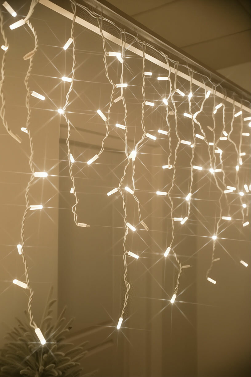 Светодиодная гирлянда Бахрома Profi Rubber 5*0.9 м, 323 теплых белых LED ламп, мерцание, белый каучук+ПВХ, соединяемая, IP65, Winter Deco 4080194