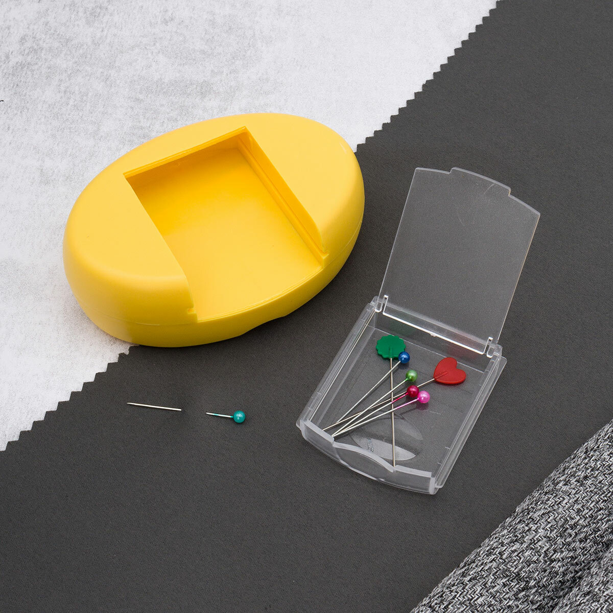 Игольница магнитная с местом для хранения булавок 4AL-007, размер 10 х 7 х 3 см, цвет желтый