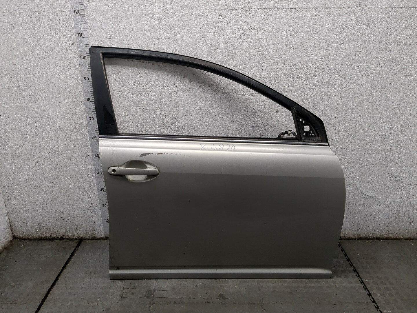 Дверь боковая (легковая) правая передняя Toyota Avensis 2 Б/У