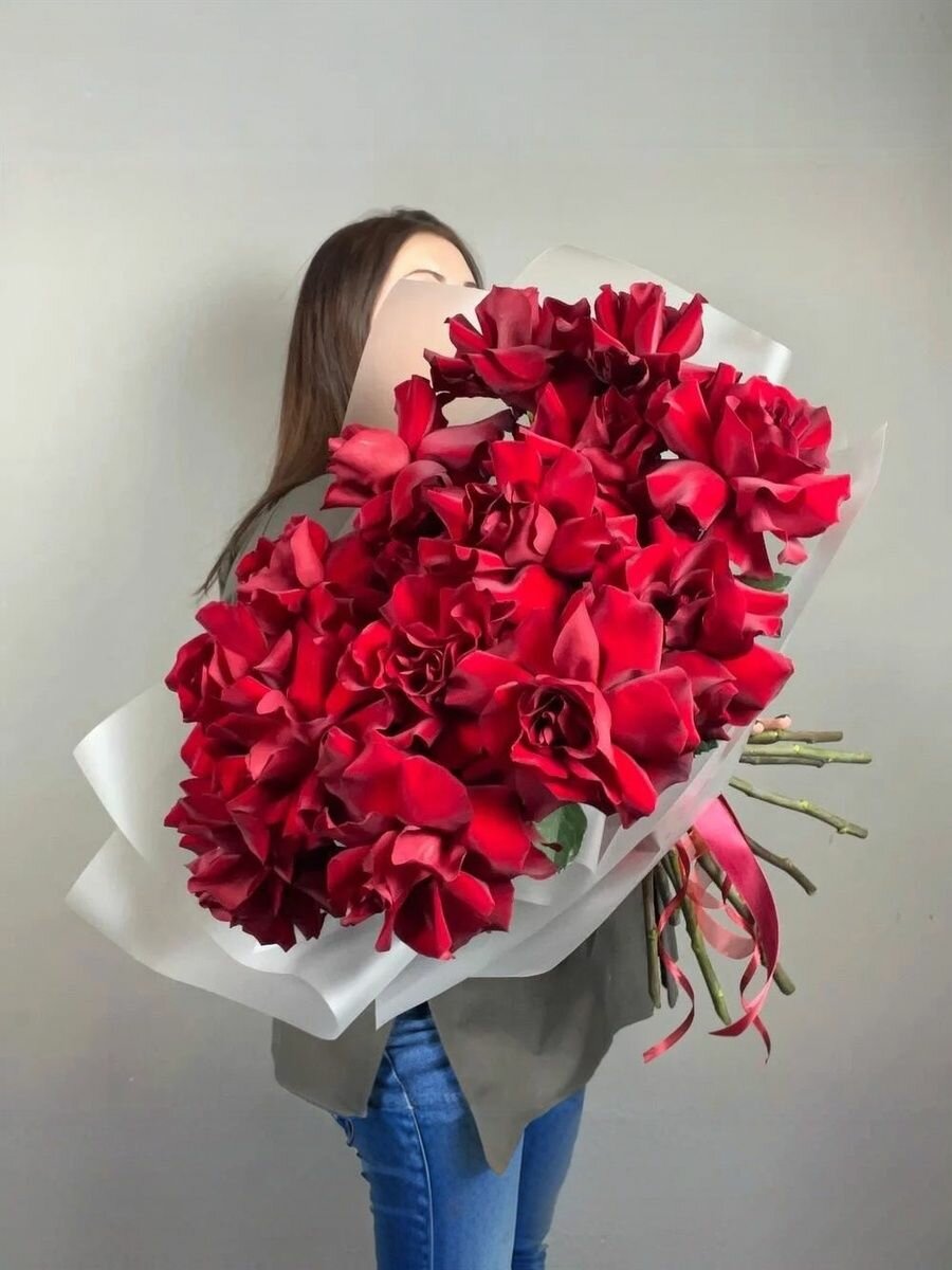 Букет из 15 бордовых французских роз