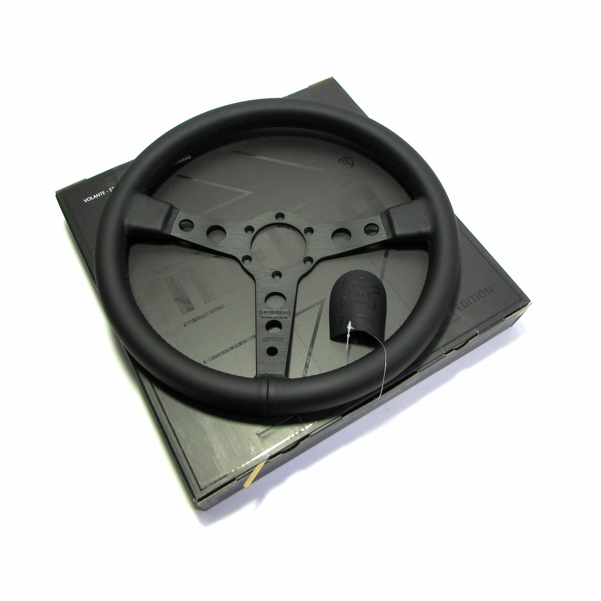 Руль momo Prototipo BLACK EDITION кожа, без вылета