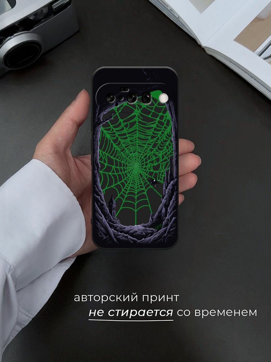 Черный матовый чехол на Google Pixel 10 / Гугл Пиксель 10 с принтом Зеленая паутина — фото 1