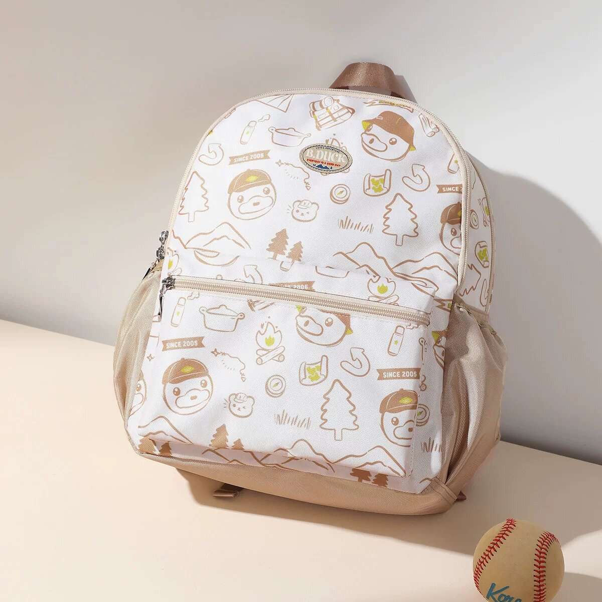 Детский рюкзак Baby Duck в бежевом цвете для 1-3 классов с размерами 36x27x12.5 см