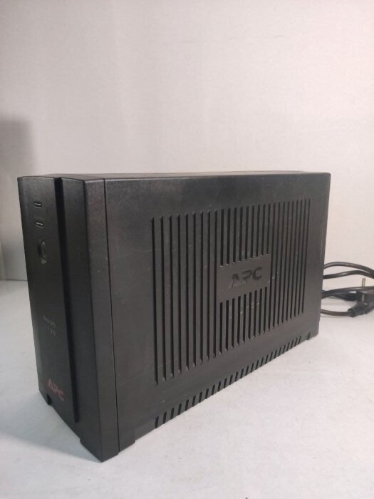 Источник бесперебойного питания APC Back-UPS BR 1100CI-RS без АКБ