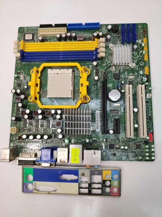 Материнская плата Acer RS740M03A1-8EKRS2H Socket AM2 PCI-E, VGA, DVI, Audio, 4xDDR2