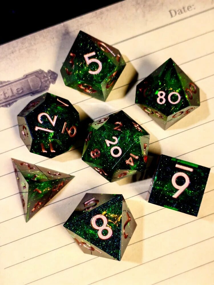 Набор кубиков ДнД из смолы дайсы для Dungeons & Dragons, глубокий зелёный с медными цифрами