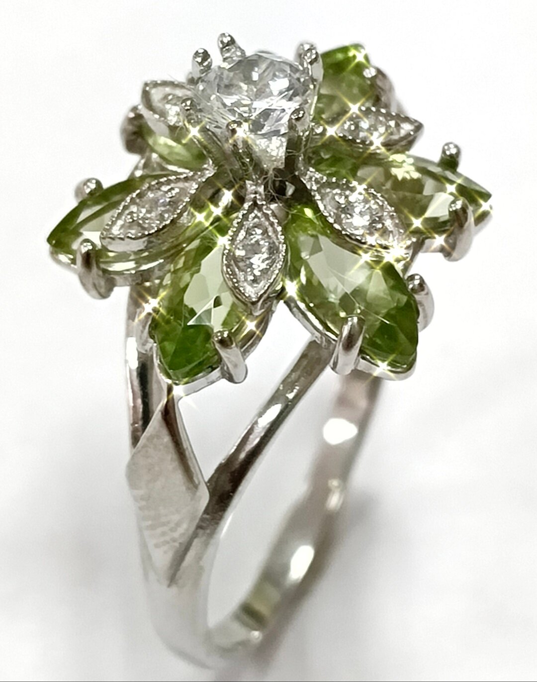 Кольцо, серебро, 925 проба, родирование, фианит, хризолит