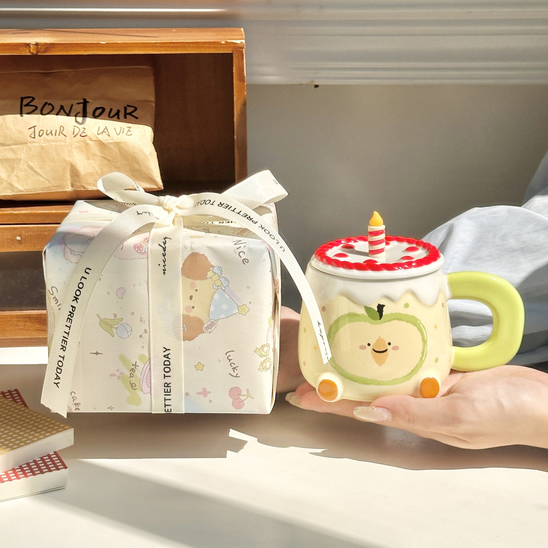 Симпатичная керамическая кружка для воды в форме яблока — отличный подарок на день рождения для девочек, подходит для домашнего использования, в качестве подарка на день рождения или для подарочной коробки.