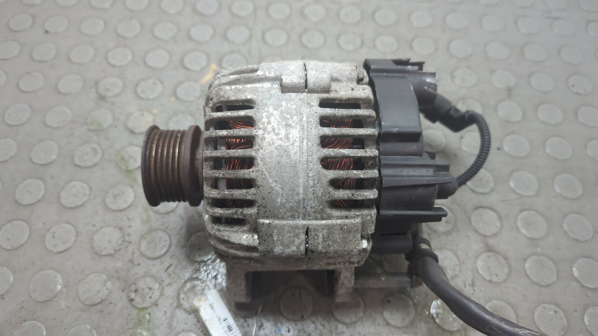 Генератор Volkswagen Golf 5 Б/У