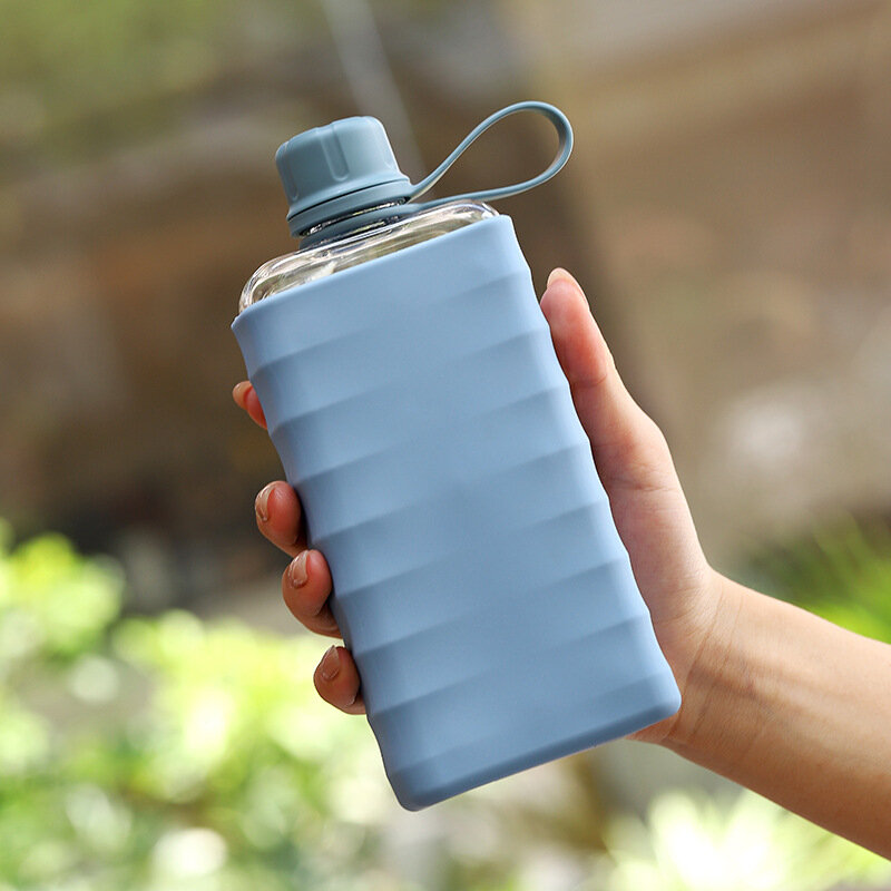 Новая бутылка Tritan Fresh Style с ручкой, плоская бутылка, силиконовая крышка, пластиковый стакан, высококачественная портативная бутылка для воды для студентов