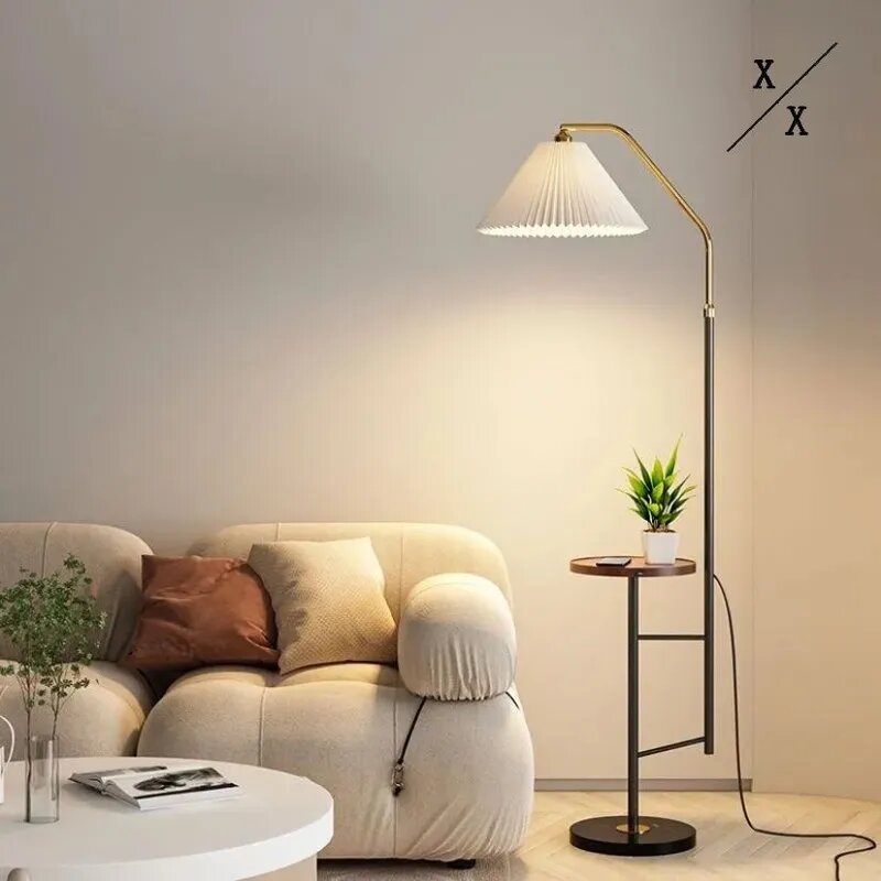 Ретро-плиссированная гостиная с диваном и журнальным столиком, скандинавская спальня, прикроватная тумбочка, торшер для гостиной