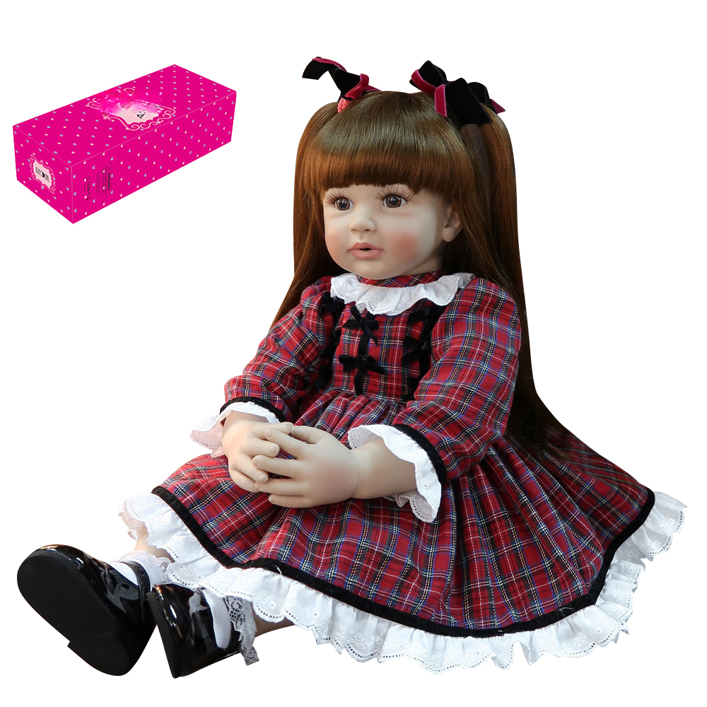 Кукла Reborn 24 дюйма (60см) с силиконовой виниловой головой и 3/4 конечностями, телом из пП ваты, с плащетным платьем, вес 1400 г, материал силиконовая виниль + пП вата, в комплект входят кукла, сосочек, бутылка, костюм