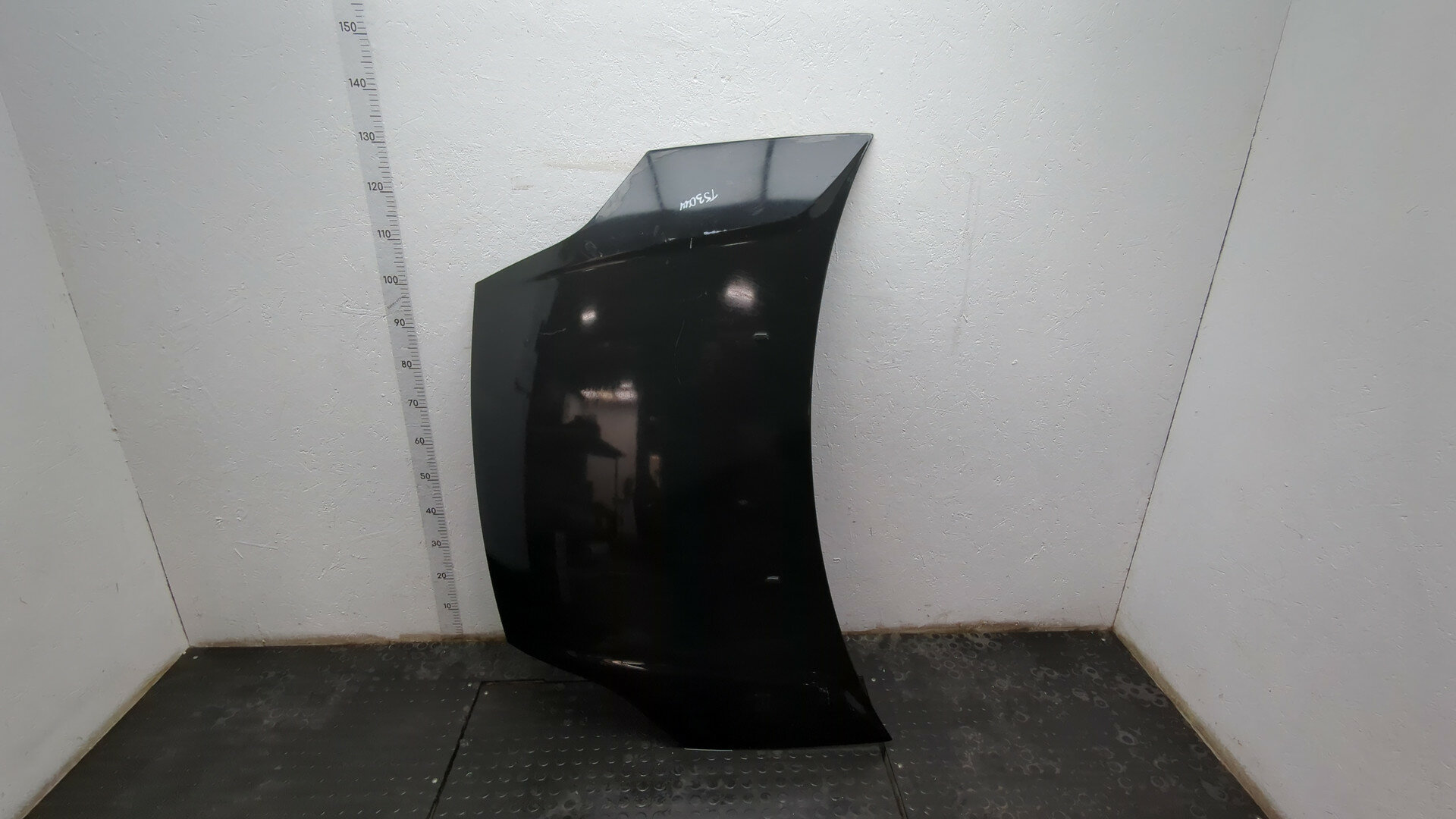 Капот Ford Fiesta Б/У