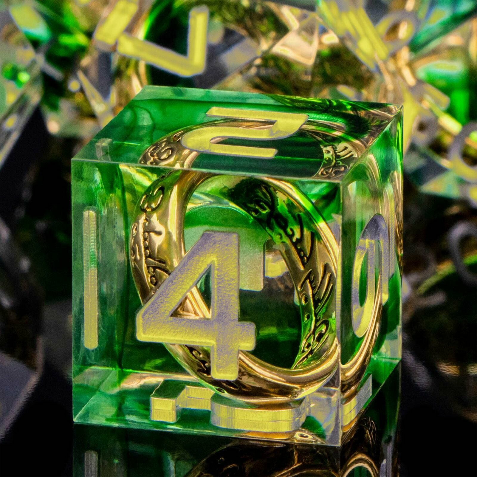 Кубики днд из смолы с острыми краями Дайсы для Dungeons & Dragons Зеленые кости с кольцом внутри Набор 7 шт369