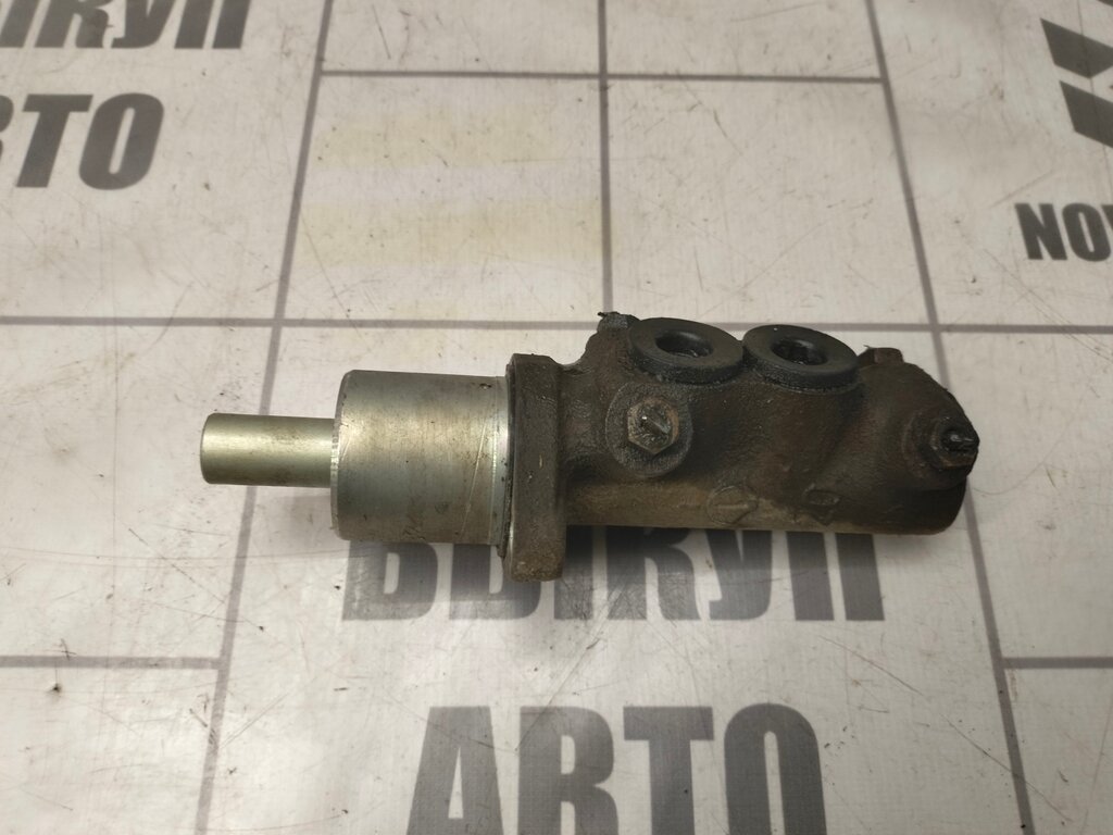 Цилиндр тормозной главный VW Golf 2 Jetta 2 83-92