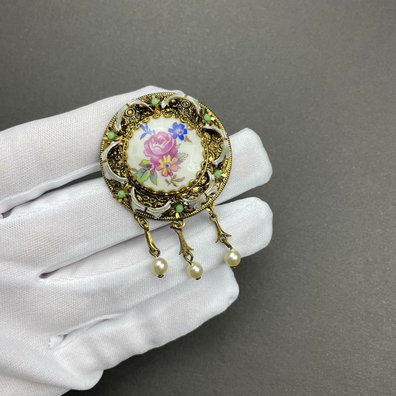 Брошь винтажная с рисунком