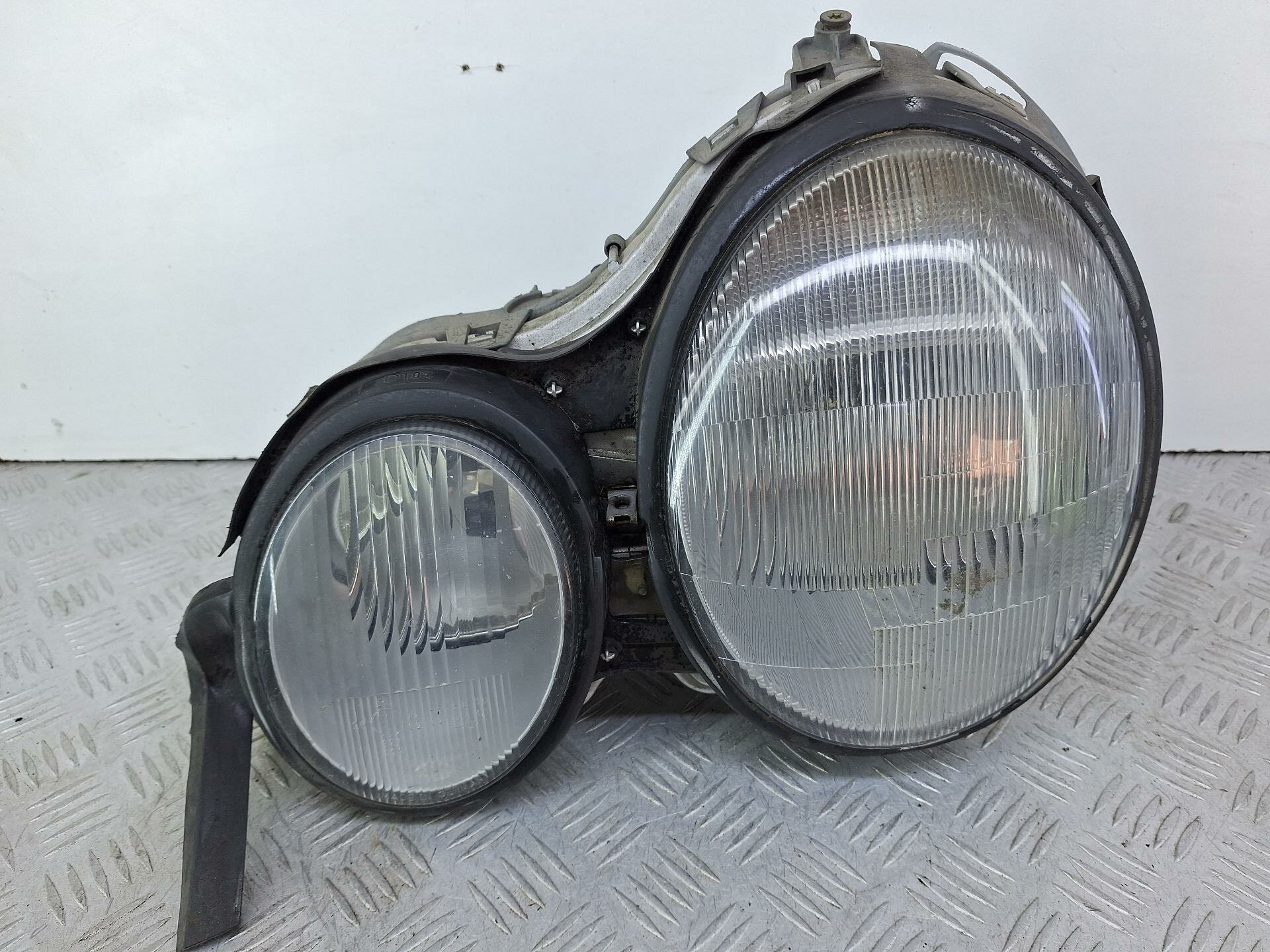 Фара левая Mercedes-Benz E W210 (1995 - 1999)