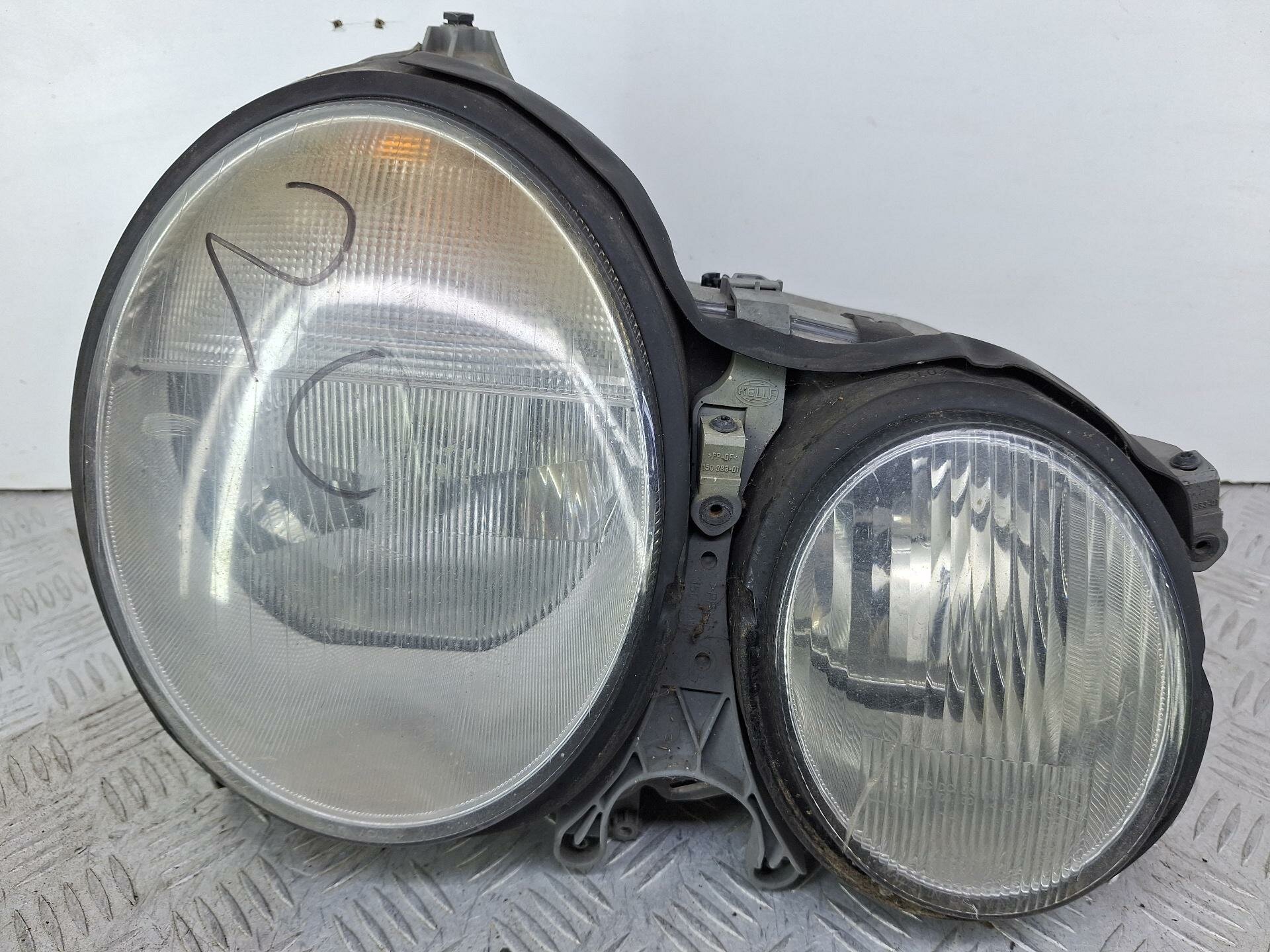 Фара правая Mercedes-Benz E W210 рест. (1999 - 2002)