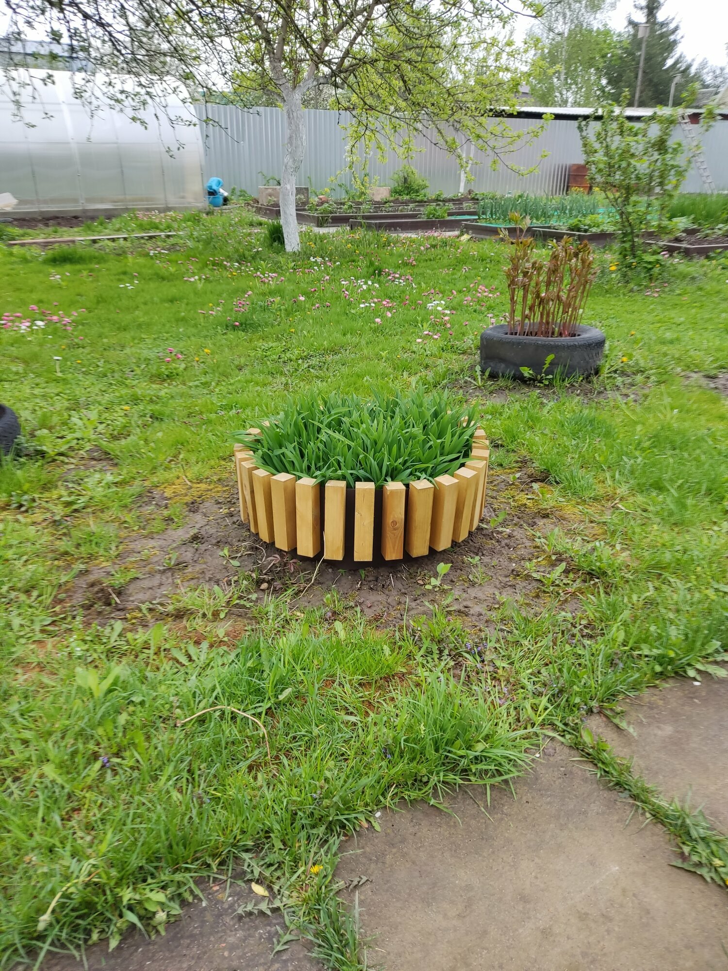 Клумба для сада